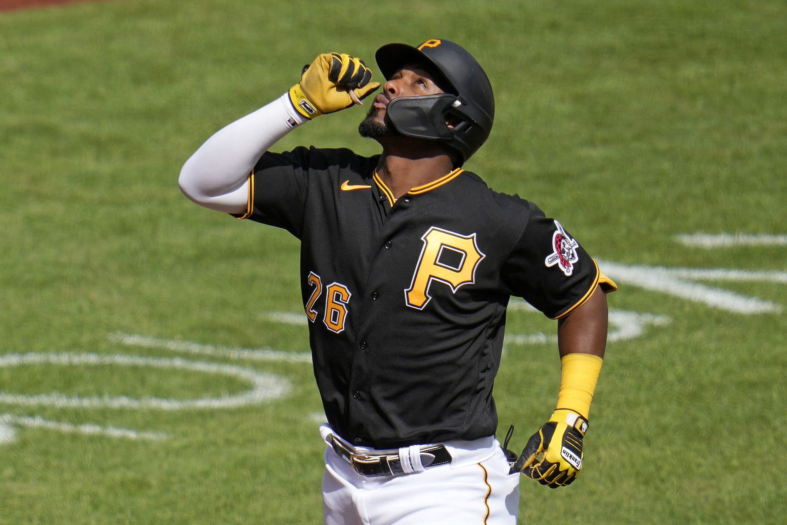 Jason Delay's Seventh-Inning Double Lifts Pirates Over Yankees 3-2 ...