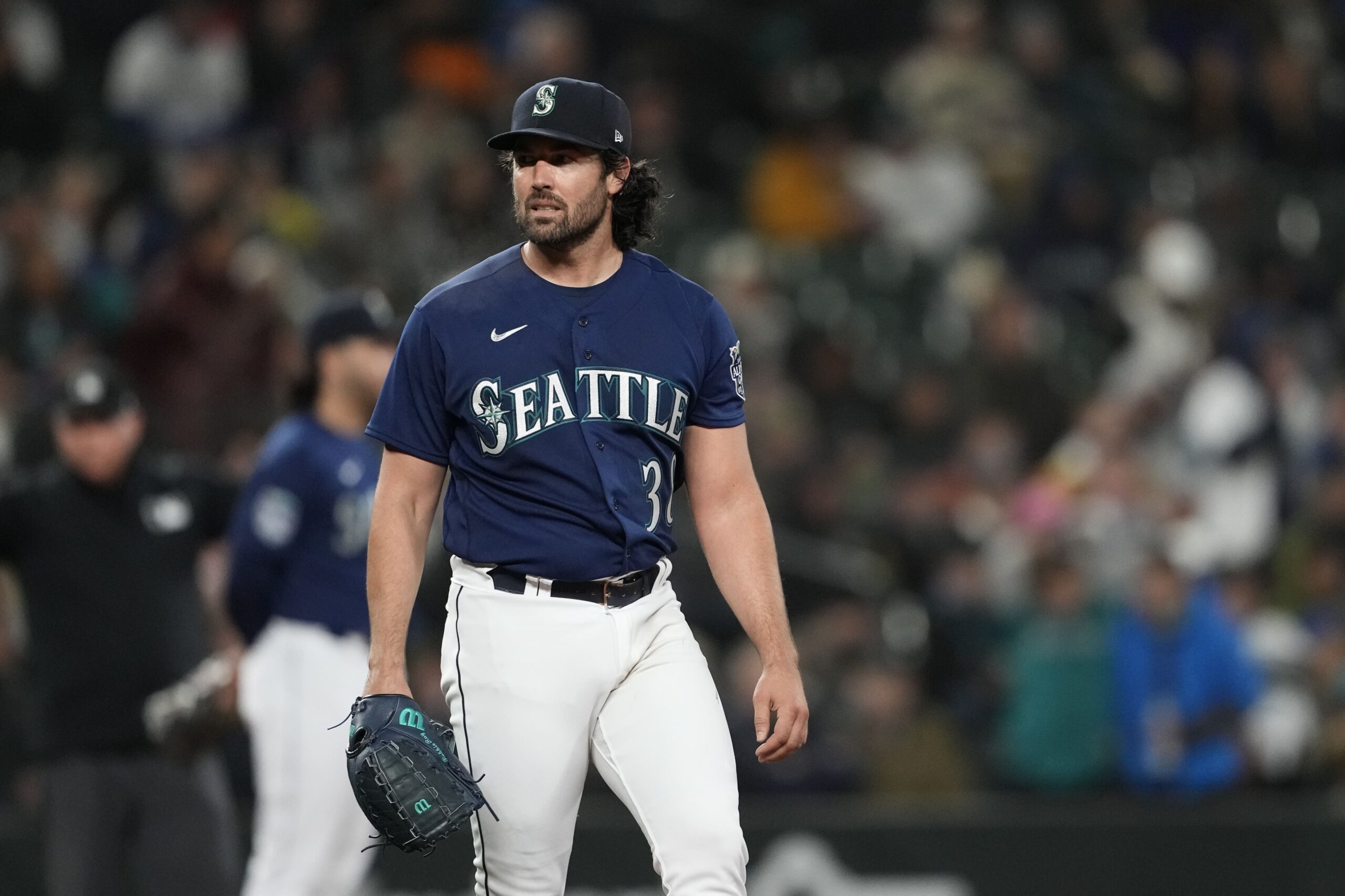 MLB Offseason Round-Up: Giants Acquire Former Cy Young Winner ...