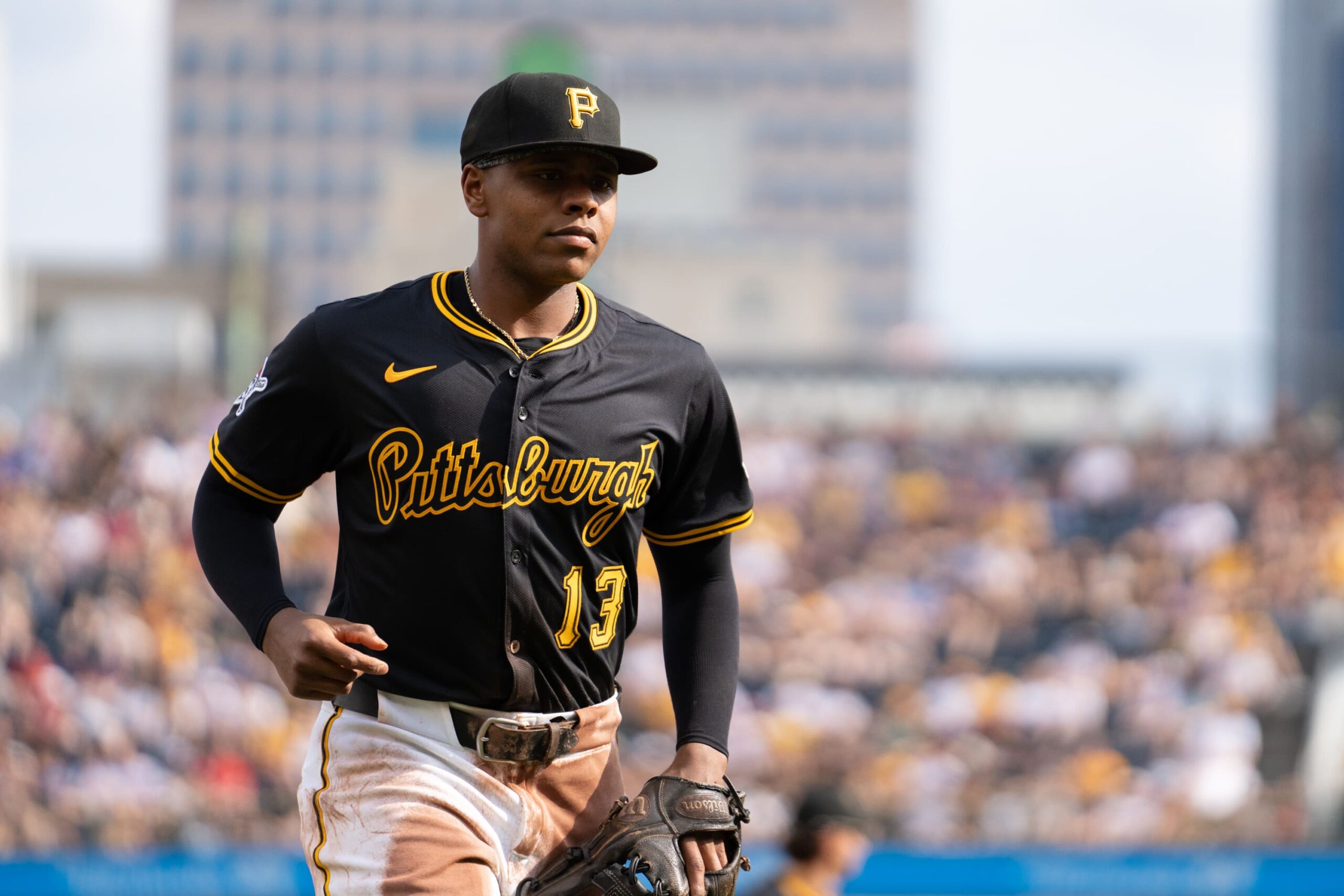 BREAKING: Pirates Trade Ke'Bryan Hayes to Reds for Reliever, Infield ...